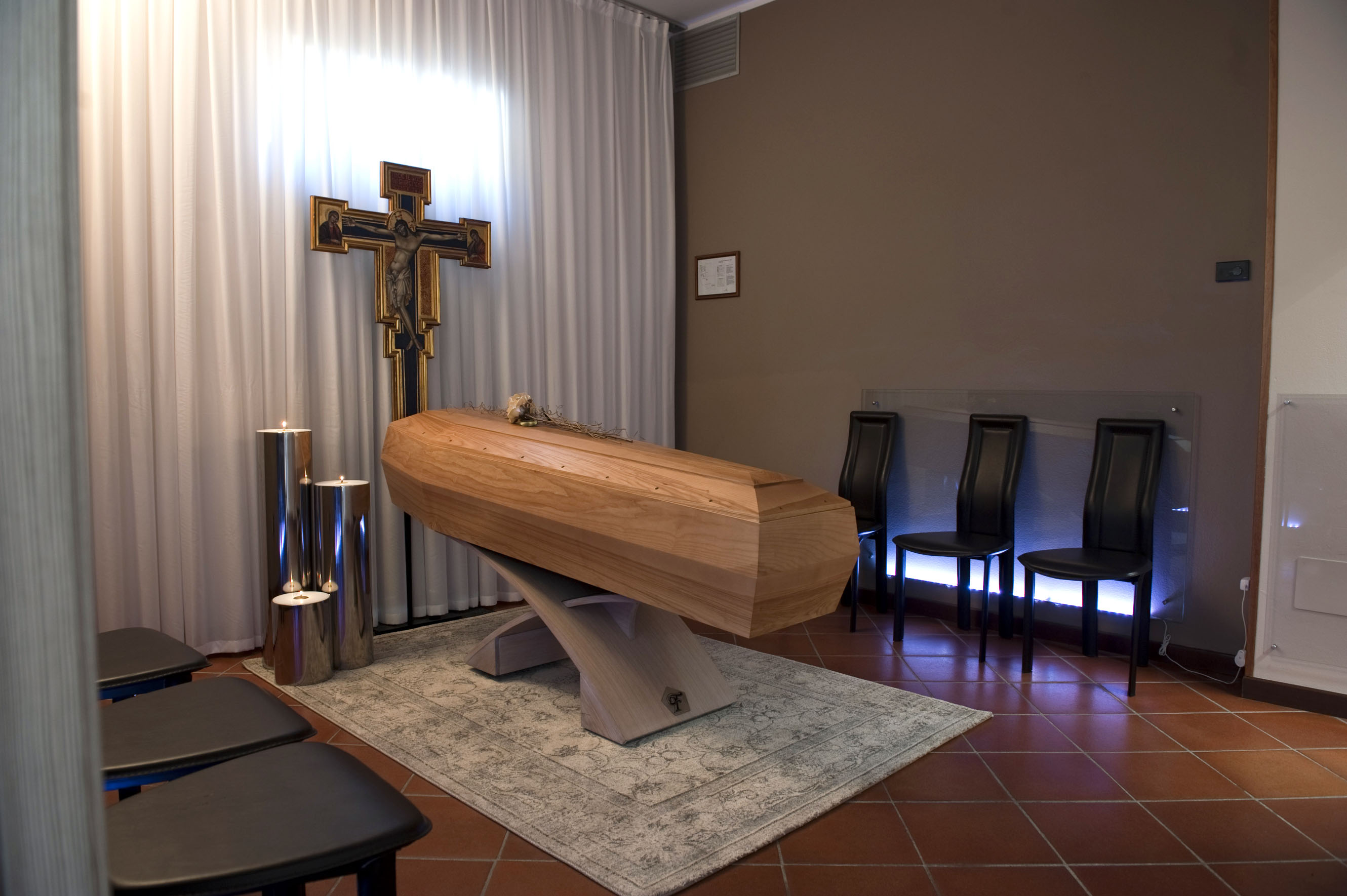 ATTIVITA' FUNEBRE FORESTI | Qualità e Serietà al vostro servizio